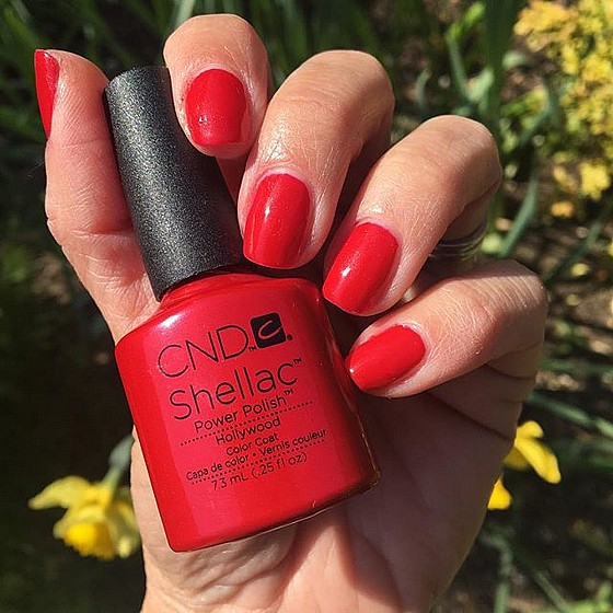 CND Shellac Hollywood לק ג'ל היפואלרגני בצבע אדום עם שימר זהב אטום ...