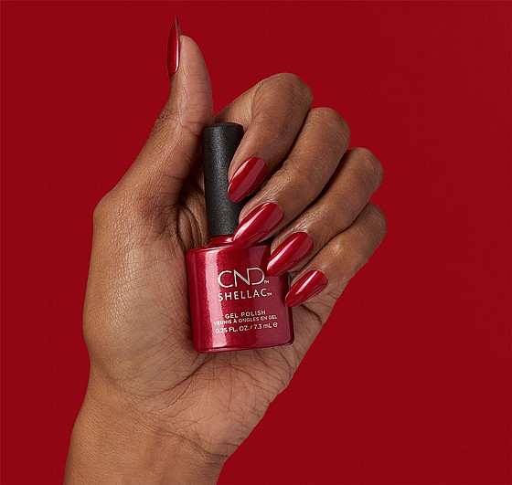 Shellac Satin Sheets לק ג'ל היפואלרגני בצבע אדום רובי כהה מטאלי אטום ...