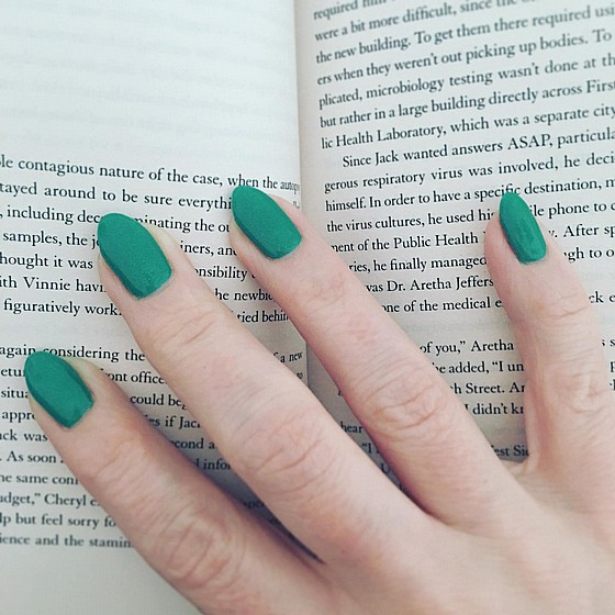 CND Shellac Art Basil-לק ג'ל היפואלרגני בצבע ירוק עם שימר עדין אטום ...